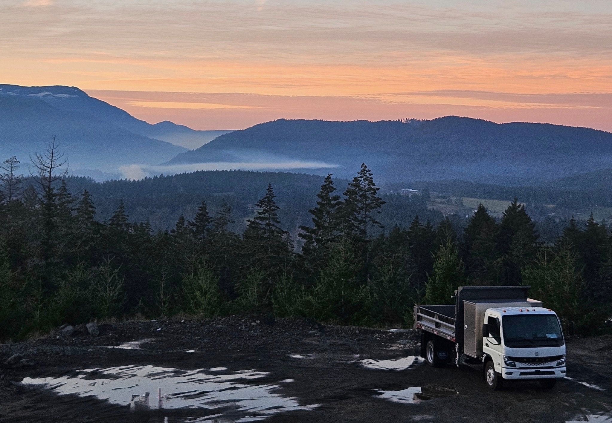 RIZON Hands Over Its First All-electric Dump Truck in Canada | Rizon Truck